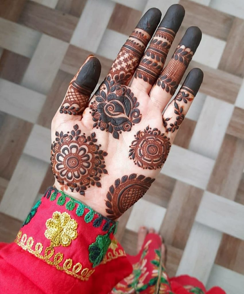 Round Mehndi Designs for hands You Should Definitely Try In 2020