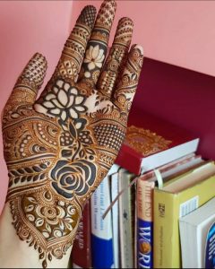 Best Mehndi Designs for College girls 17+Images | weddingbels