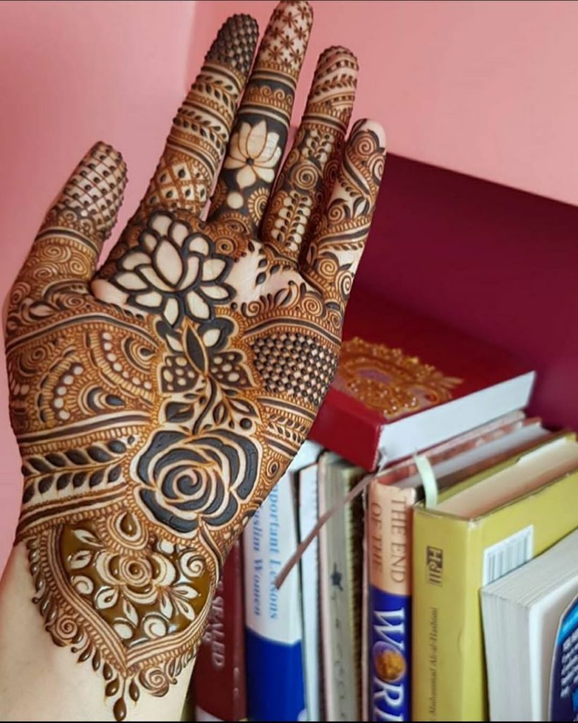 Best Mehndi Designs for College girls 17+Images | weddingbels